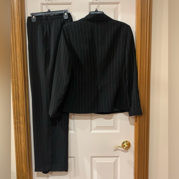 Kasper | Pants & Jumpsuits | Kasper Classics Womens Black Pinstripe ...